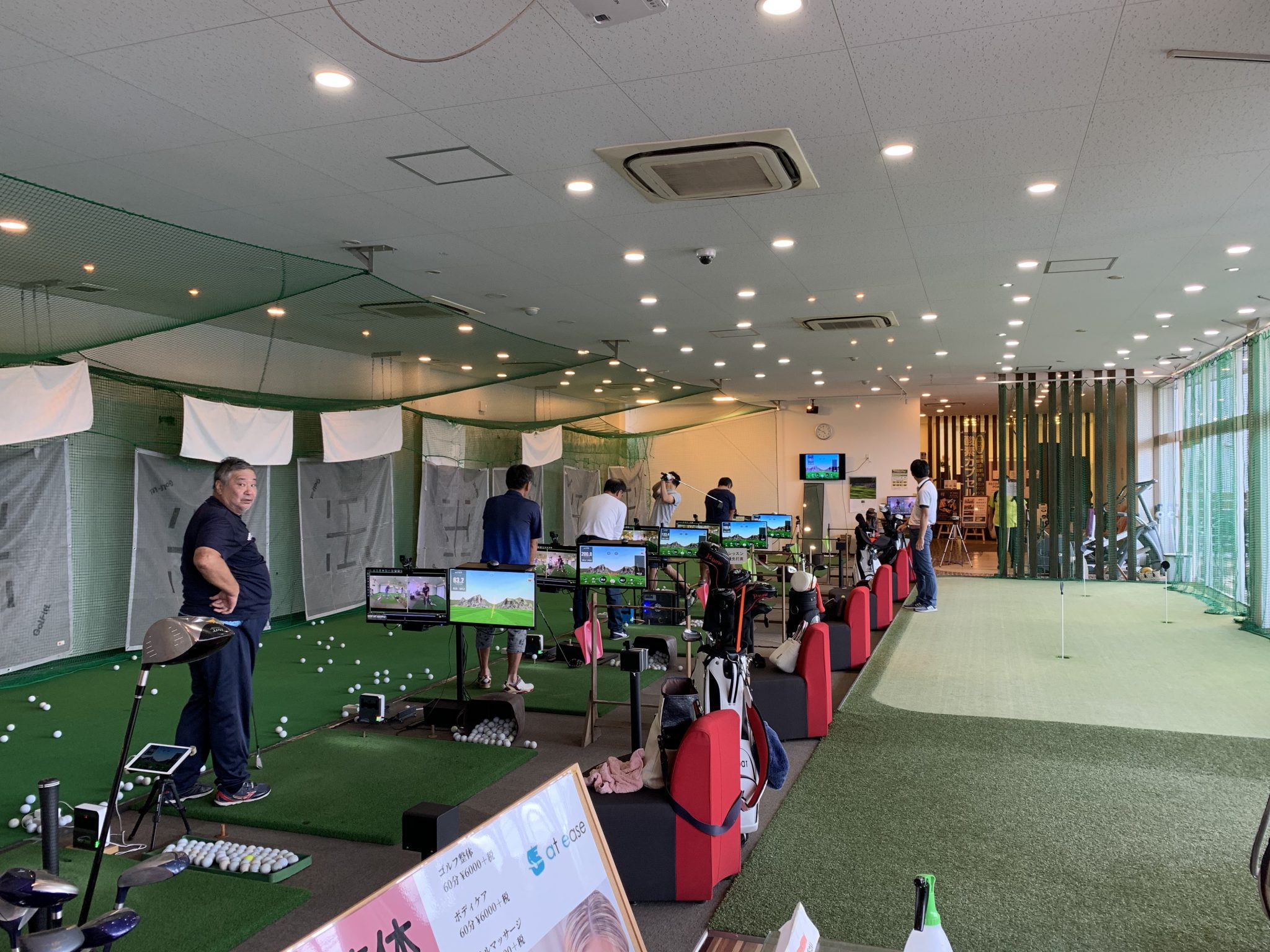 関西最大級のゴルフ総合施設 HANA GOLF ACADEMY ハナゴルフアカデミー